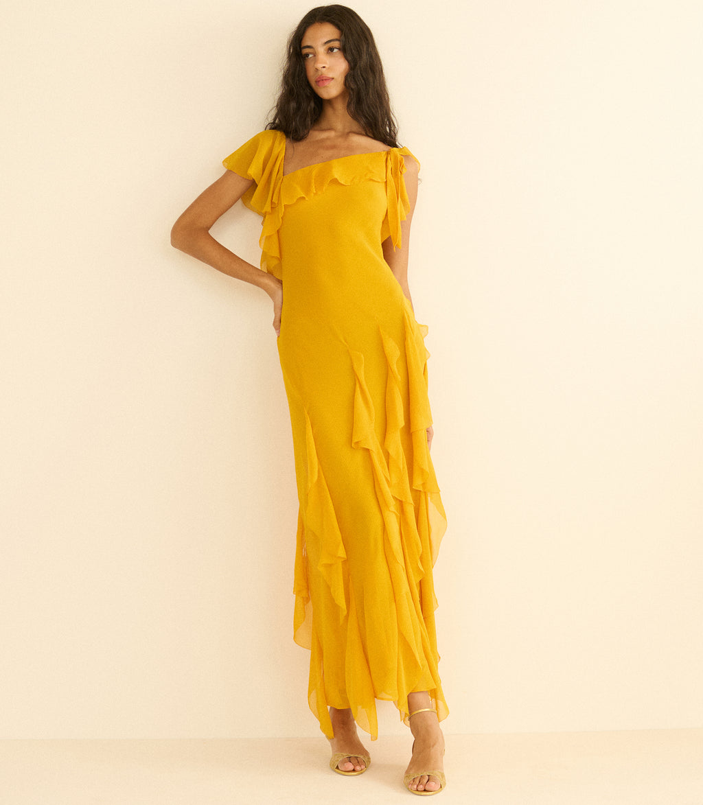 The color trend you're about to see on the summer's chicest wedding guests