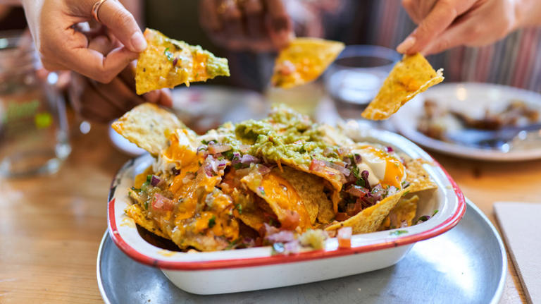 The absolute best chain restaurant nachos don't even have cheese on top