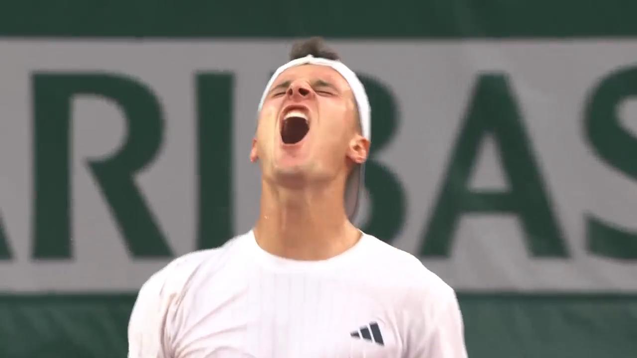 Mensik knocks De Minaur out of French Open; Khachanov also out, Bencic ...