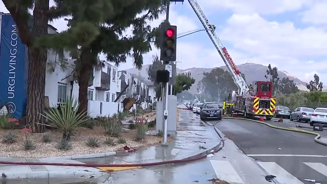 At least 100 displaced after apartment fire in Riverside
