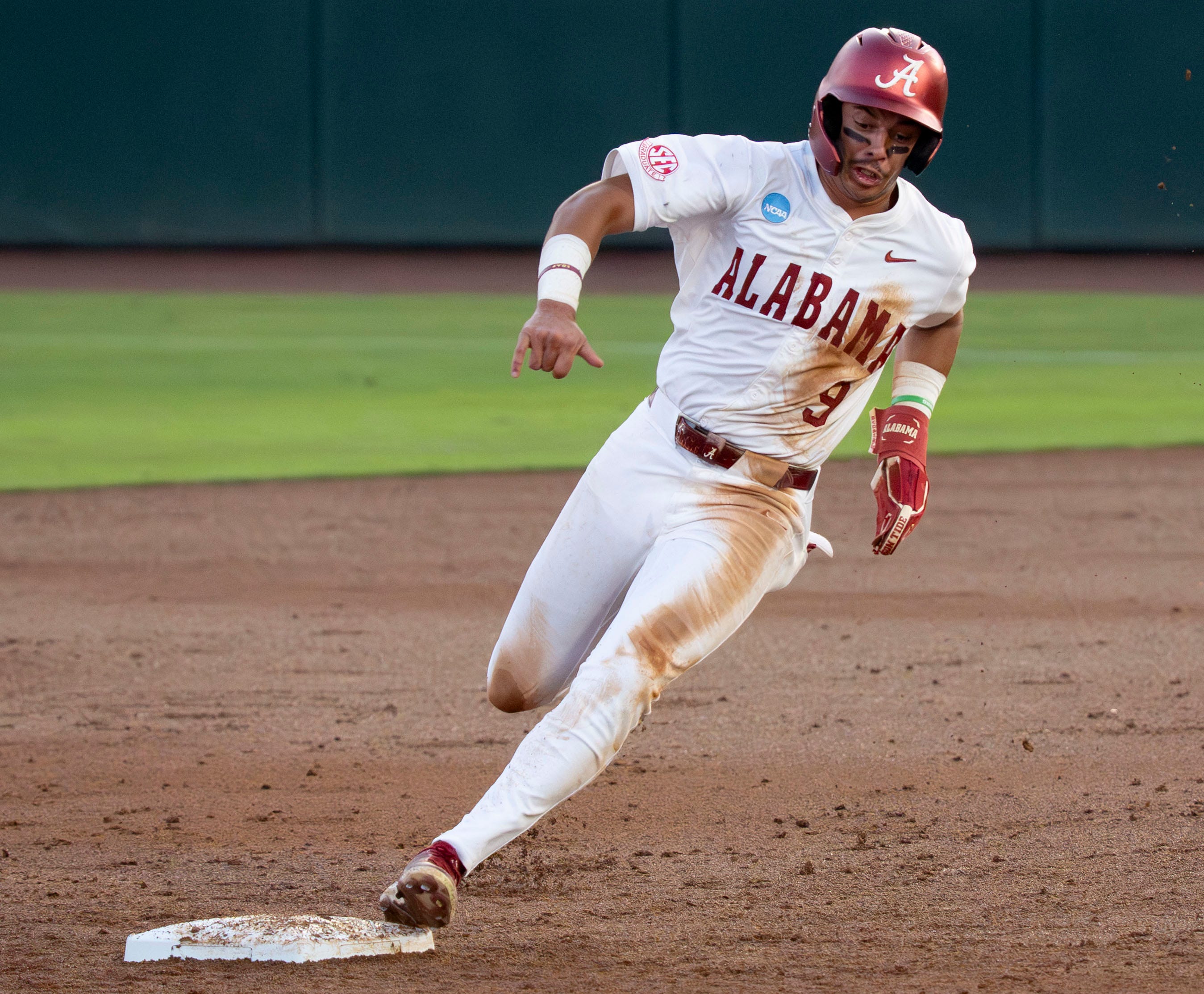 Streaming options for Alabama baseball vs USC Upstate in NCAA tourney