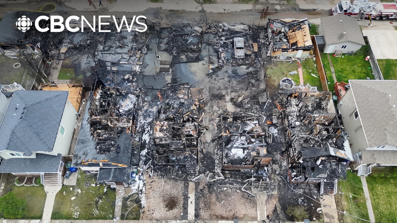 Fire destroys multiple homes in Saskatoon's Hampton Village neighbourhood