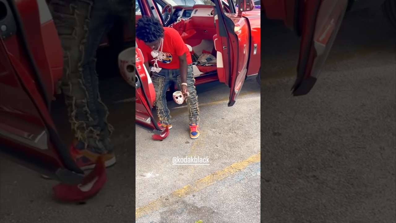 Kodak Black jamming that new Lil Baby out his Rolls-Royce