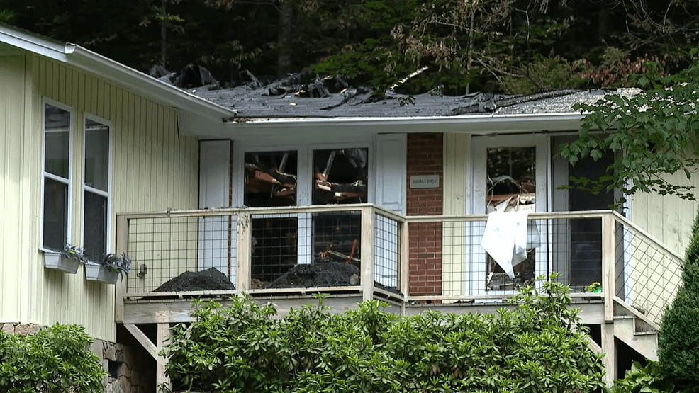 'It's a huge loss': Community seeks answers after elderly couple found ...