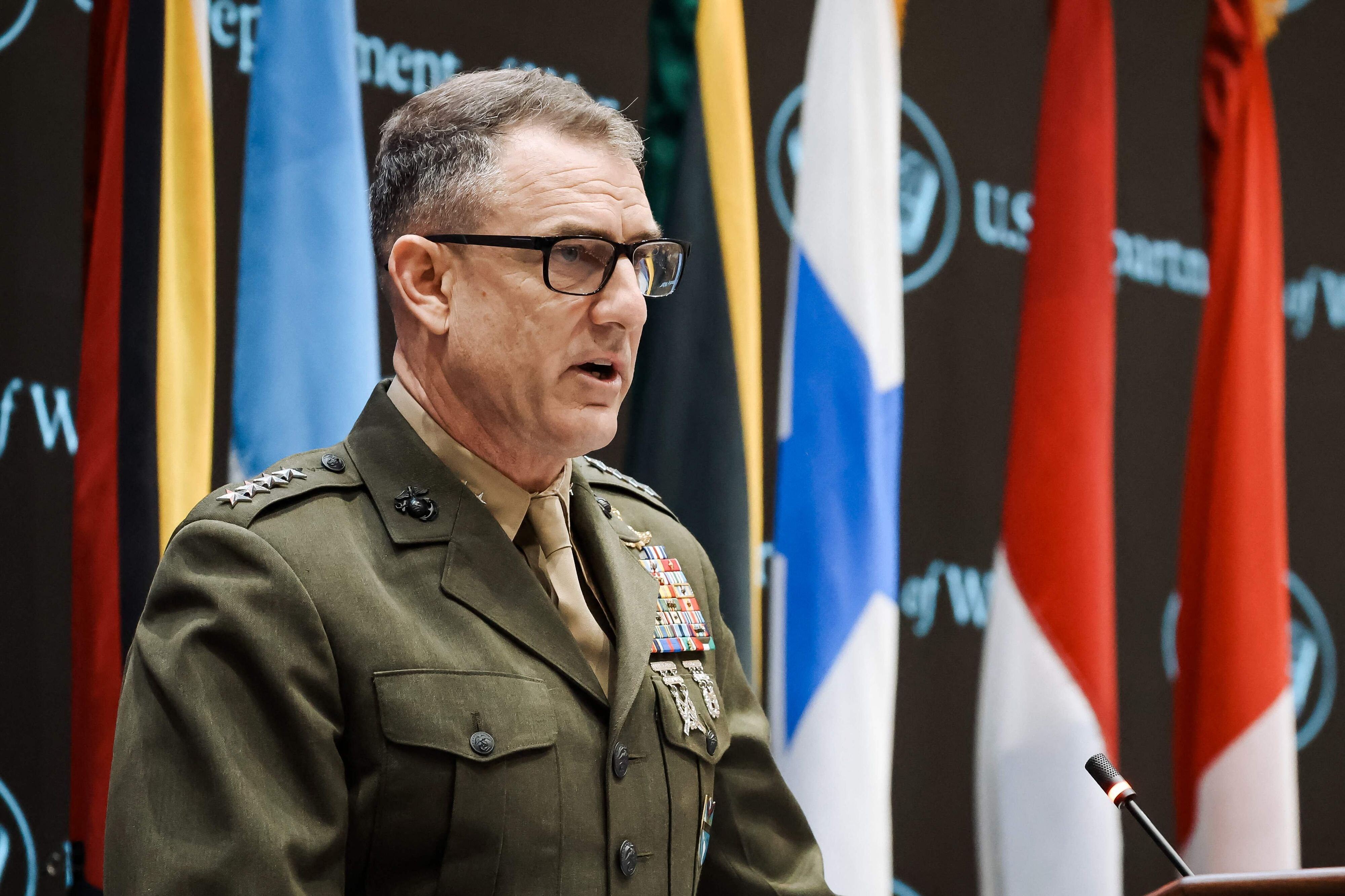 Amerikansk topgeneral holder sjældent møde med Cubas militær