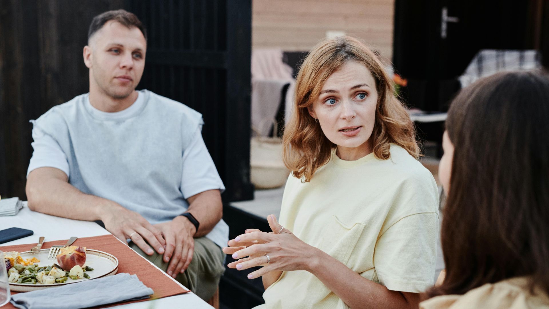 20 opinions that can ruin a dinner party immediately