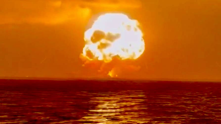 Jeff Bezos’ Blue Origin rocket erupts in nuclear-scale fireball off ...