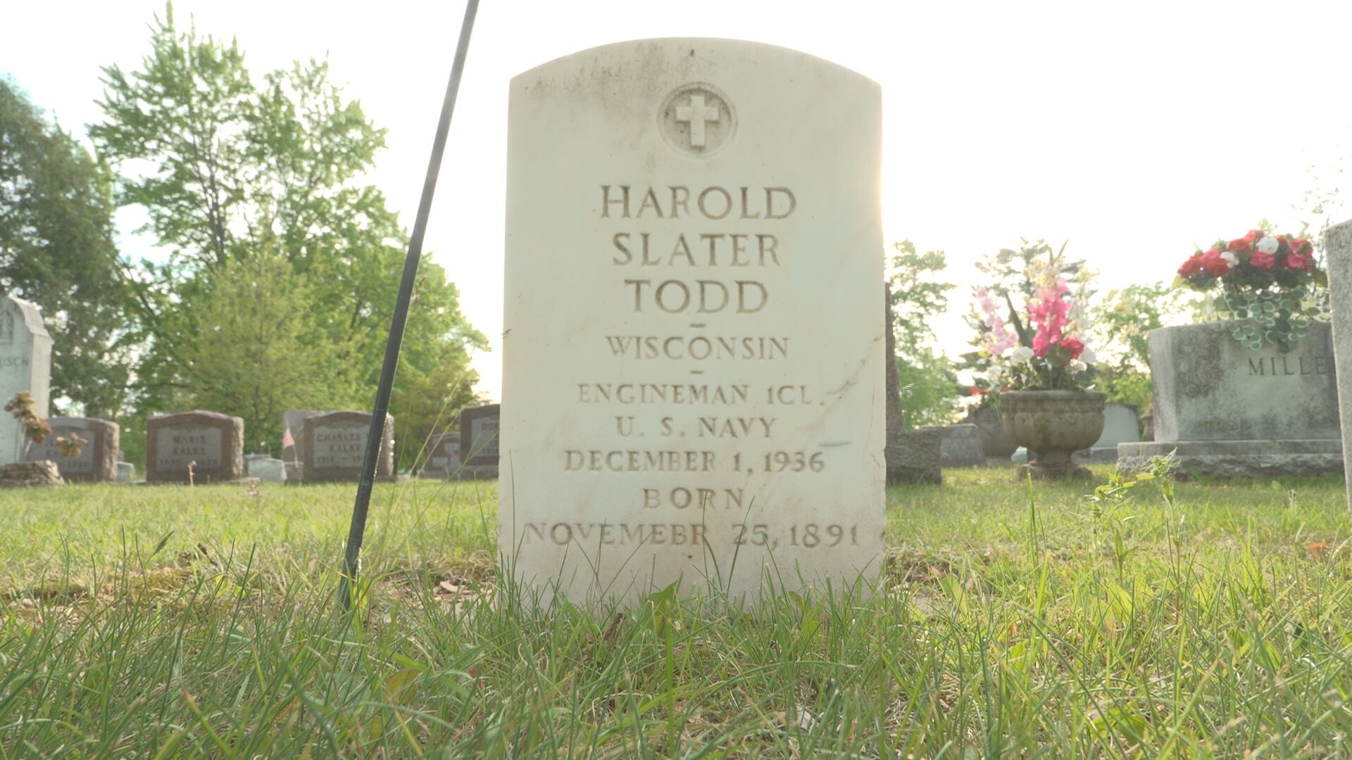 Memorial tour honors veterans at Stevens Point cemetery