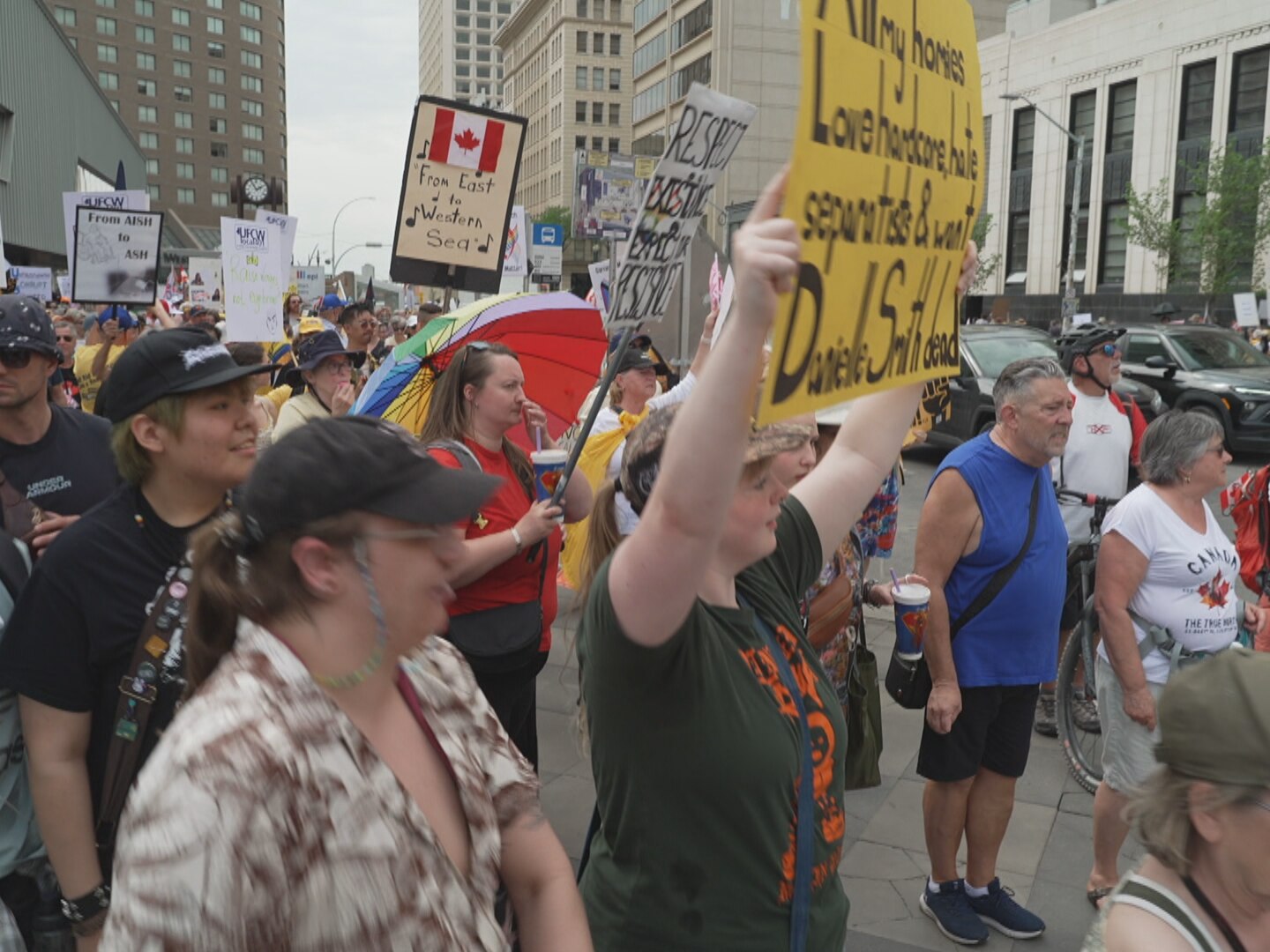 Des milliers de manifestants dénoncent les politiques du gouvernement Smith