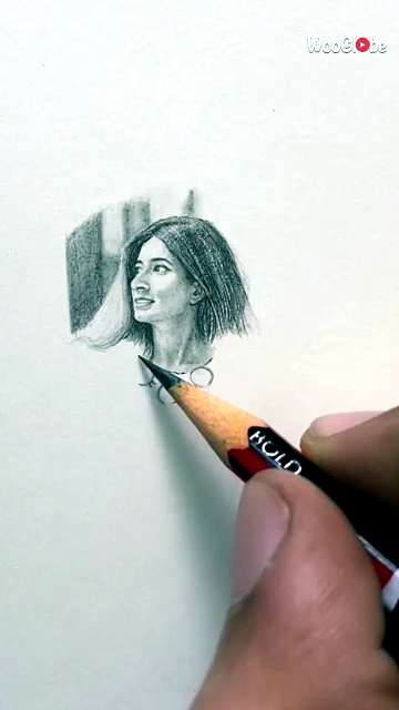 Indian artist draws a stunning, hyper-realistic micro-portrait of his ...
