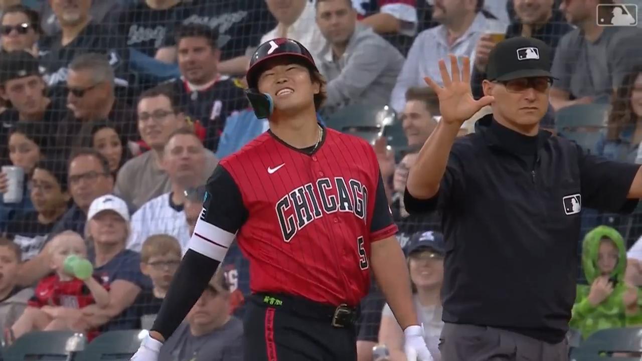 Moment: Murakami leaves Tiger game with tightness in right hamstring