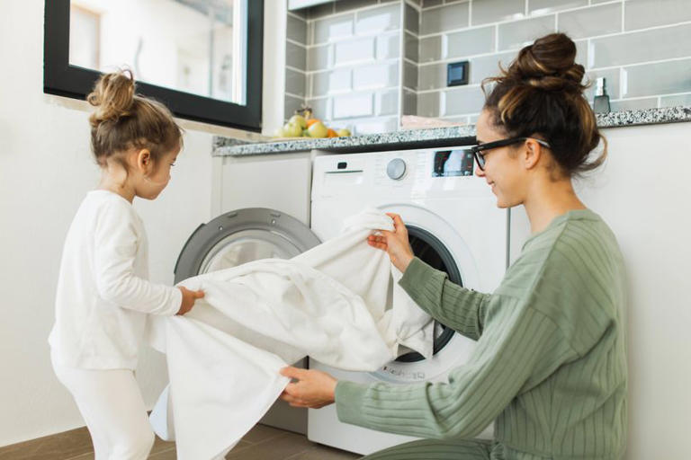 65p Aldi buy keeps white clothes crisp and clean