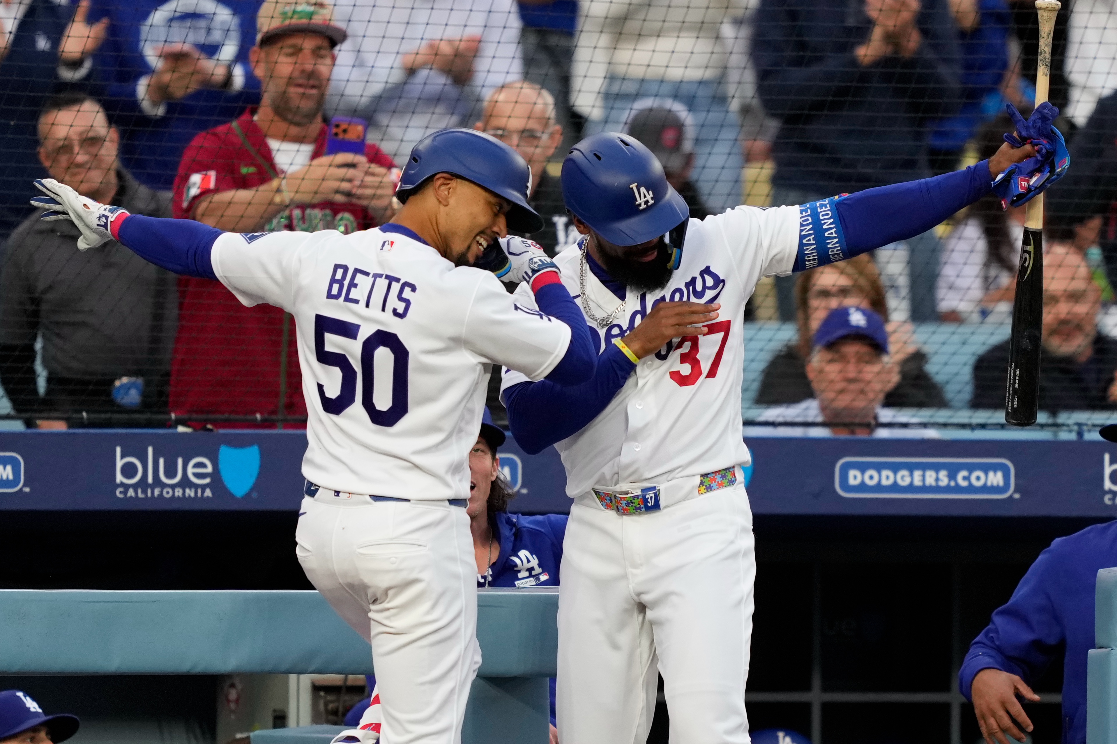 Dodgers scramble to reshape the bench after Teoscar Hernández, Kiké ...