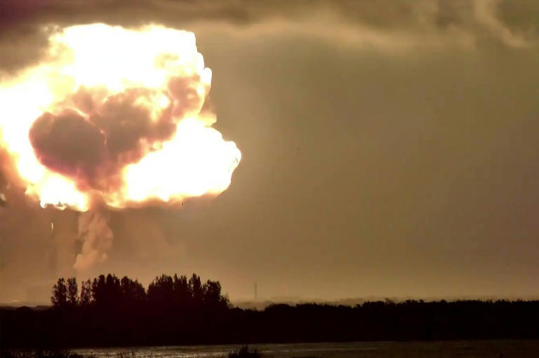 Blue Origin rocket explosion is bad news for both Bezos and NASA