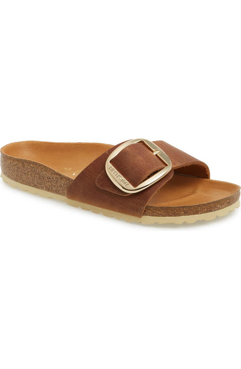 Cindy Crawford wore the $140 sandals that Nordstrom shoppers obsess over