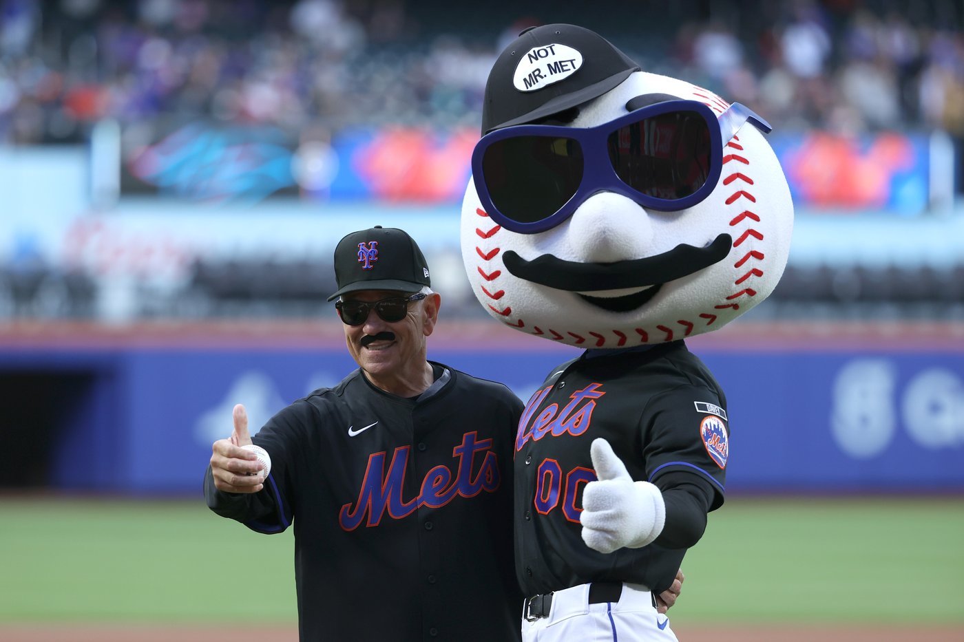 Bobby Valentine, in disguise again, revels in his most famous moment ...
