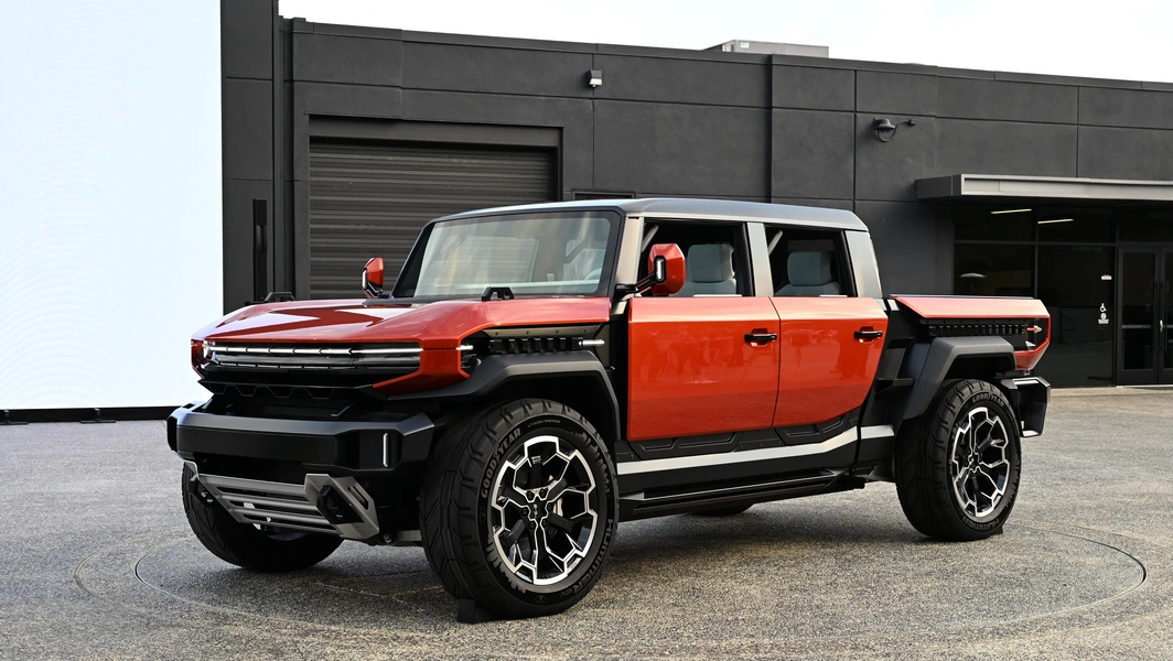 GM unveils mid-size Hummer X concepts with no production plans