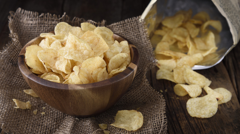 Family size vs party size potato chips: What's the difference and what ...