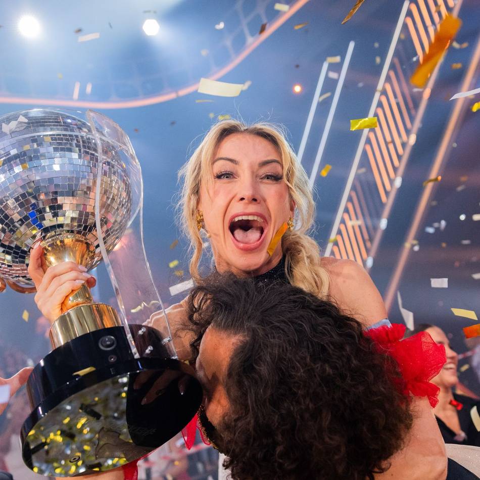 Anna-Carina Woitschack triumphiert im Finale von „Let's Dance“