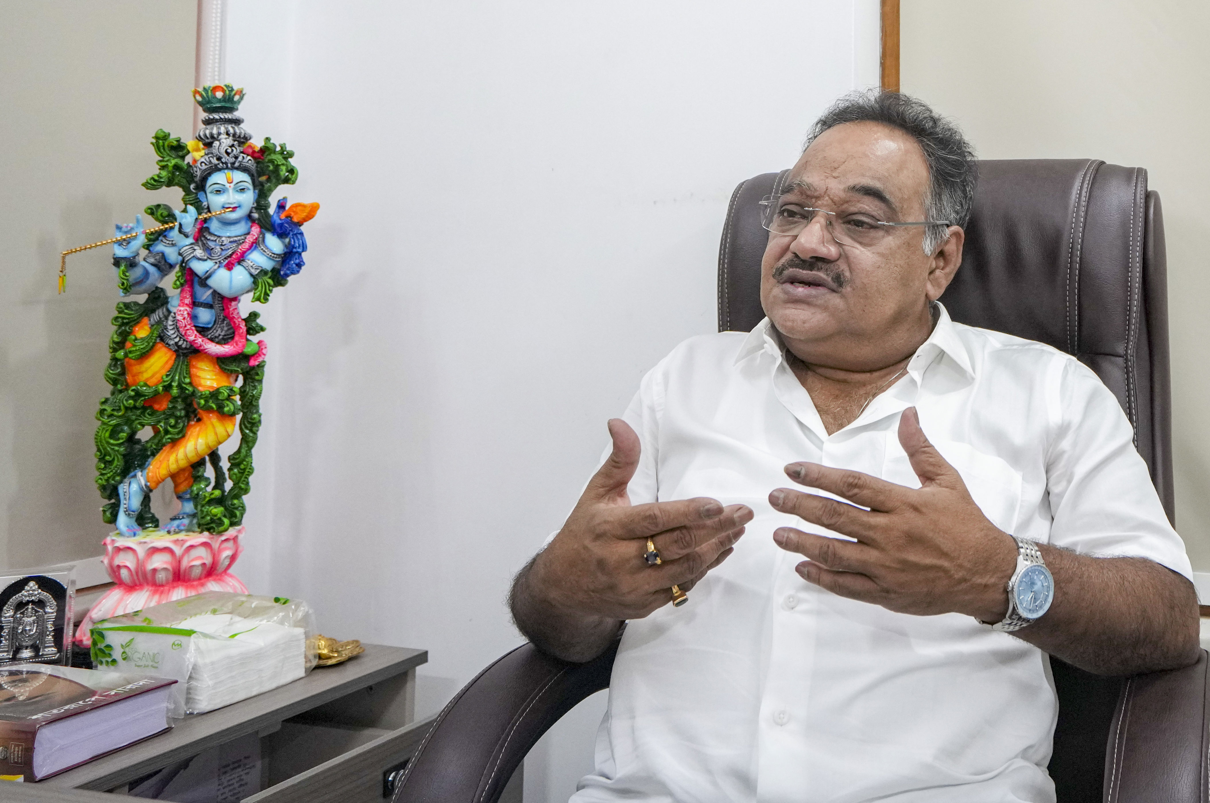 Several TMC lawmakers in touch, but no induction right now: Bengal BJP ...