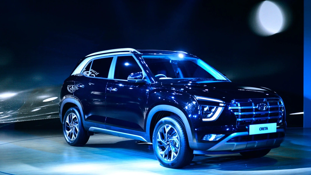 Hyundai Creta facelift spotted testing alongside current model