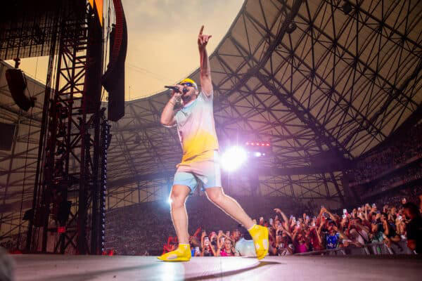 Revivez en images le concert XXL de Jul au stade Vélodrome de Marseille