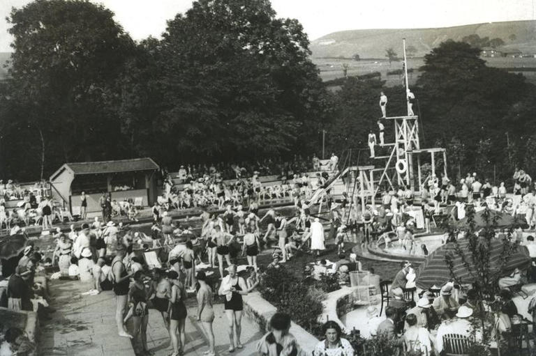 The lost open-air pools people in Greater Manchester once had on their ...