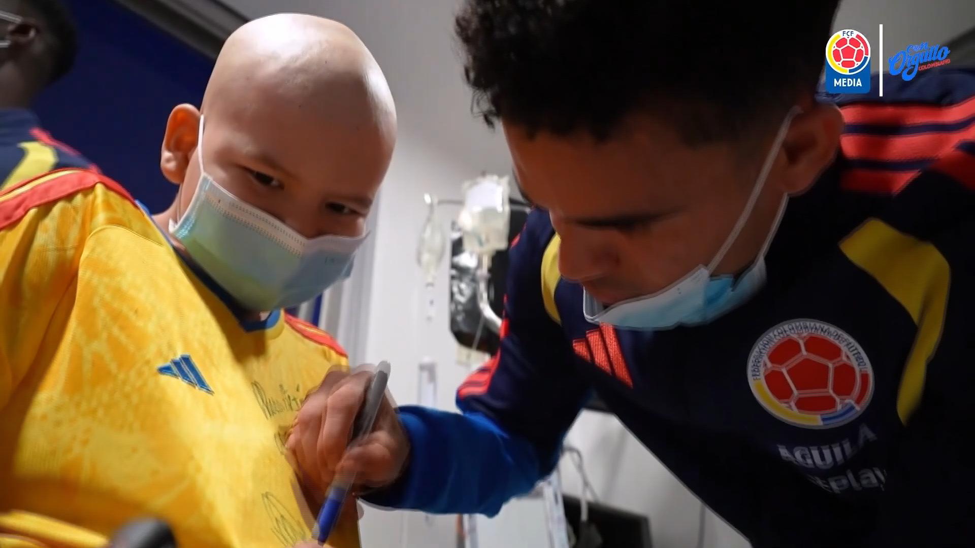 Moment: Colombia stars visit children's hospital