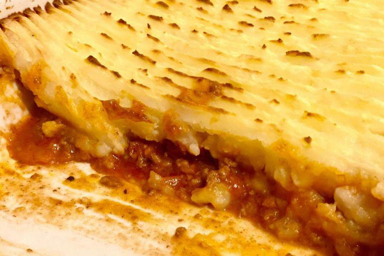 Cottage pie will be tastier and richer when you add 1 simple ingredient ...
