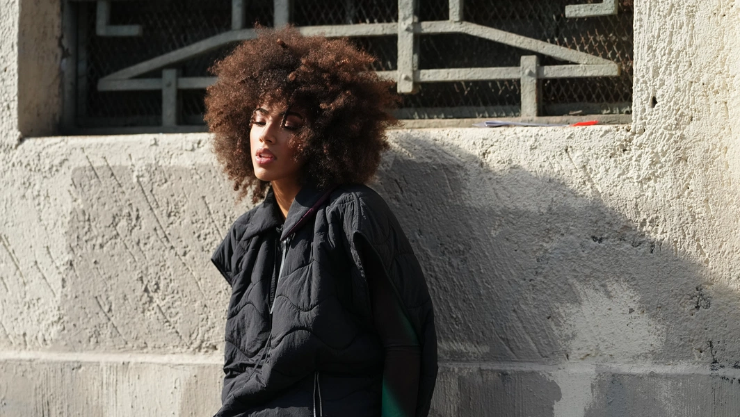 'Lazy, unpolished' hair trend shapes summer 2026 style