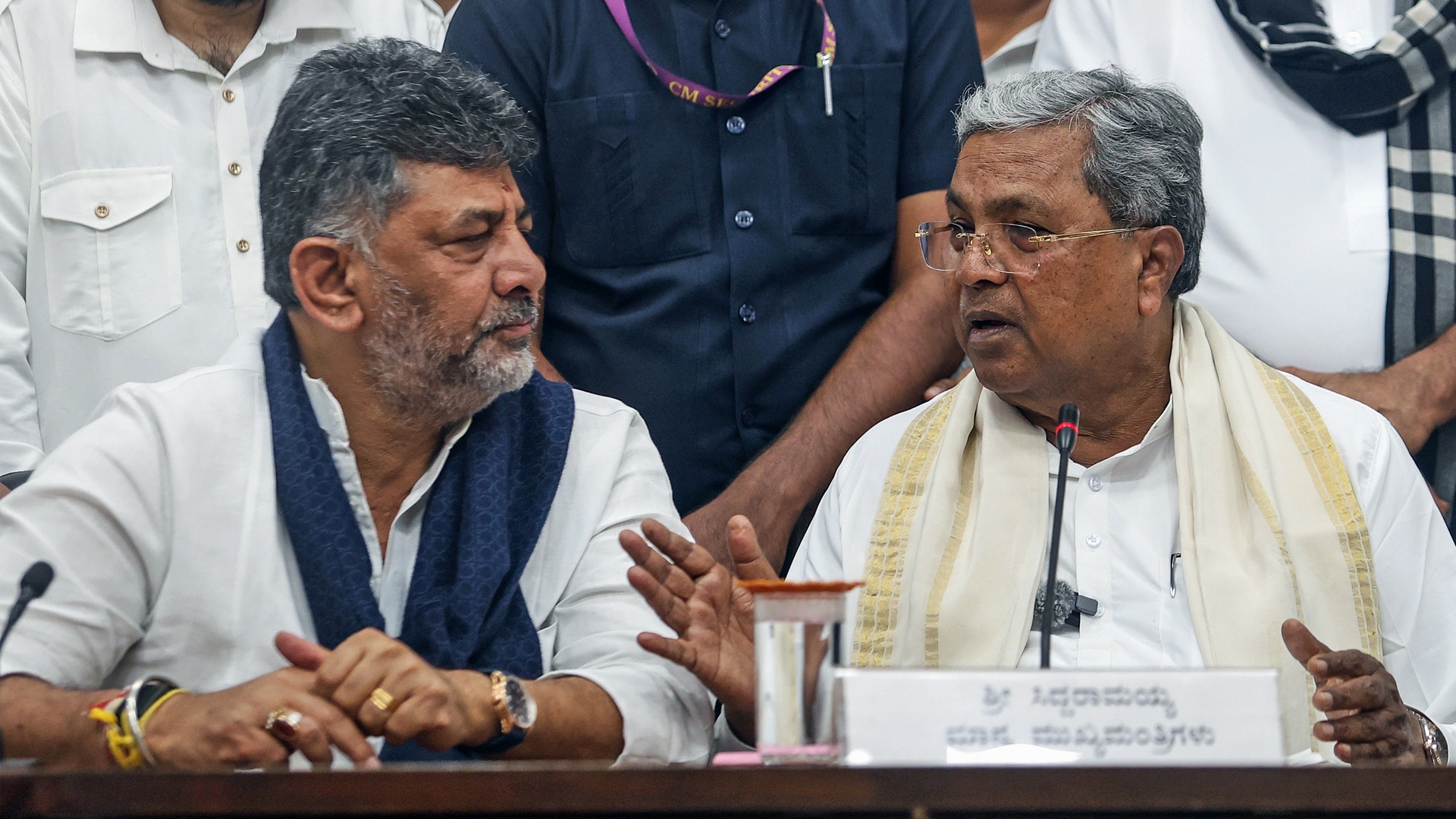 Karnataka cabinet battle: Siddaramaiah camp vs DK Shivakumar camp over ...