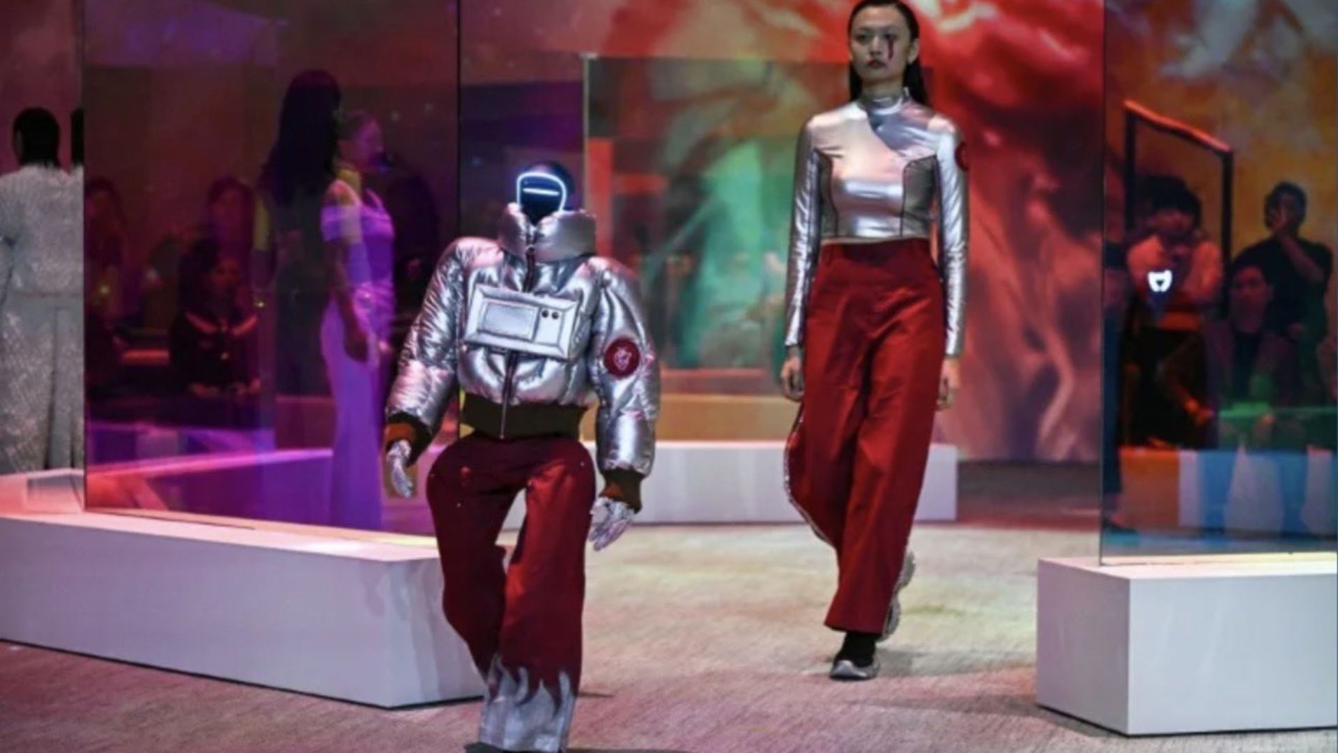 Humanoid robots join human models in rampwalk at futuristic Seoul ...