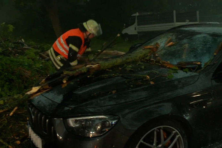 Unwetter fegt über NRW! „Wir haben Vollalarm hier“