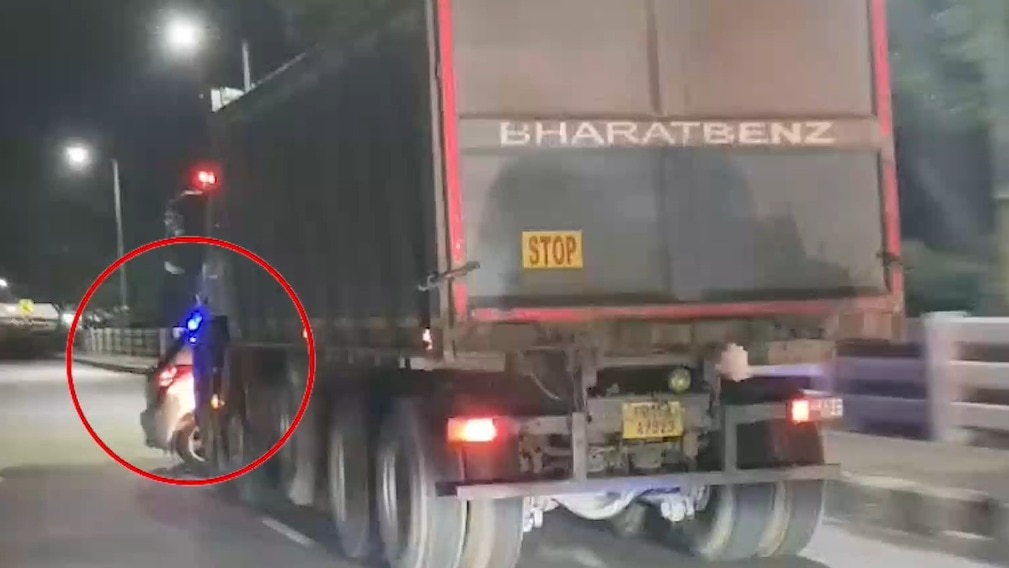 Caught on cam: Truck rams car, drags father and daughter for metres on ...