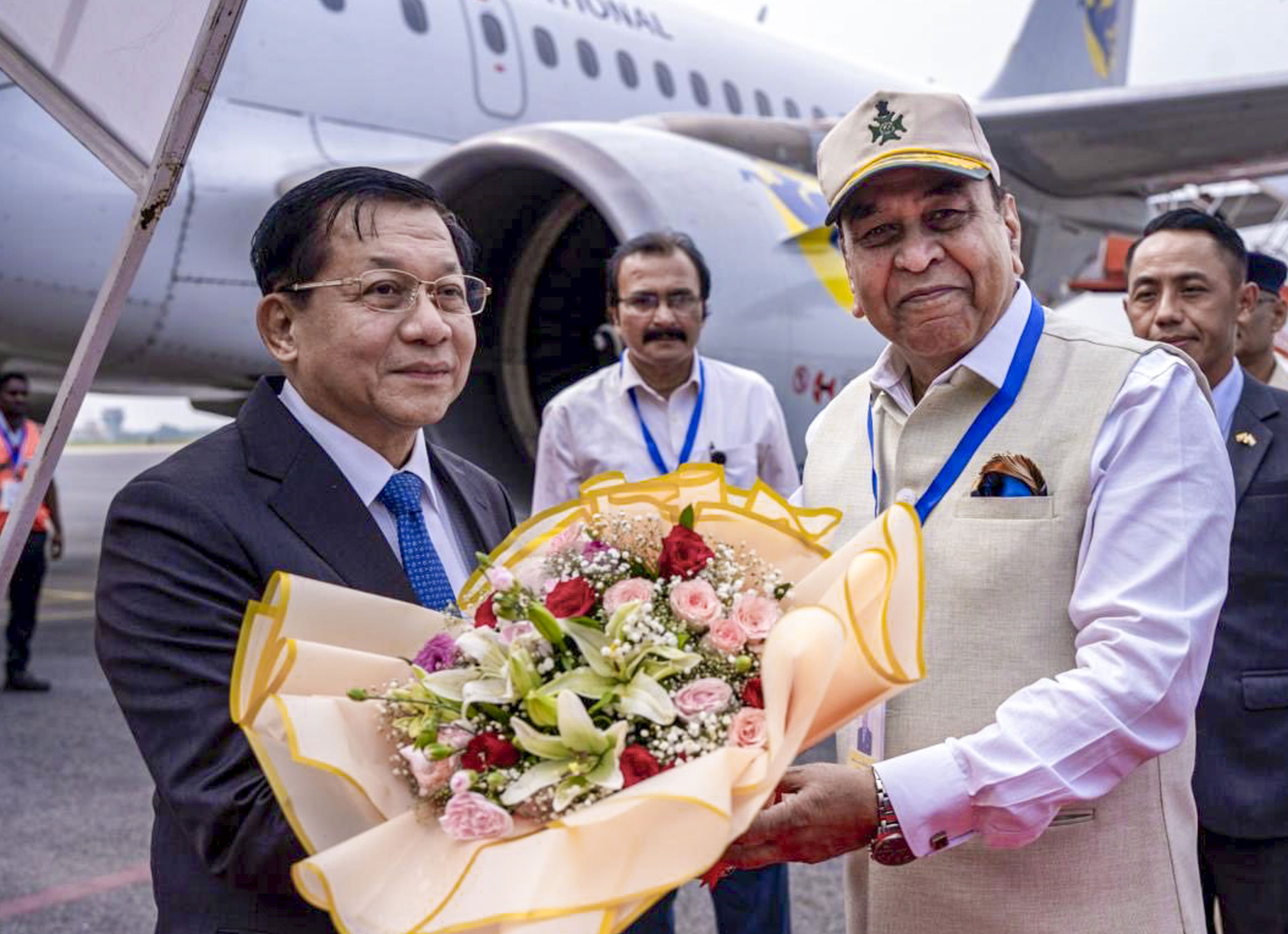 Myanmar prez offers prayers at Mahabodhi Temple in Bihar