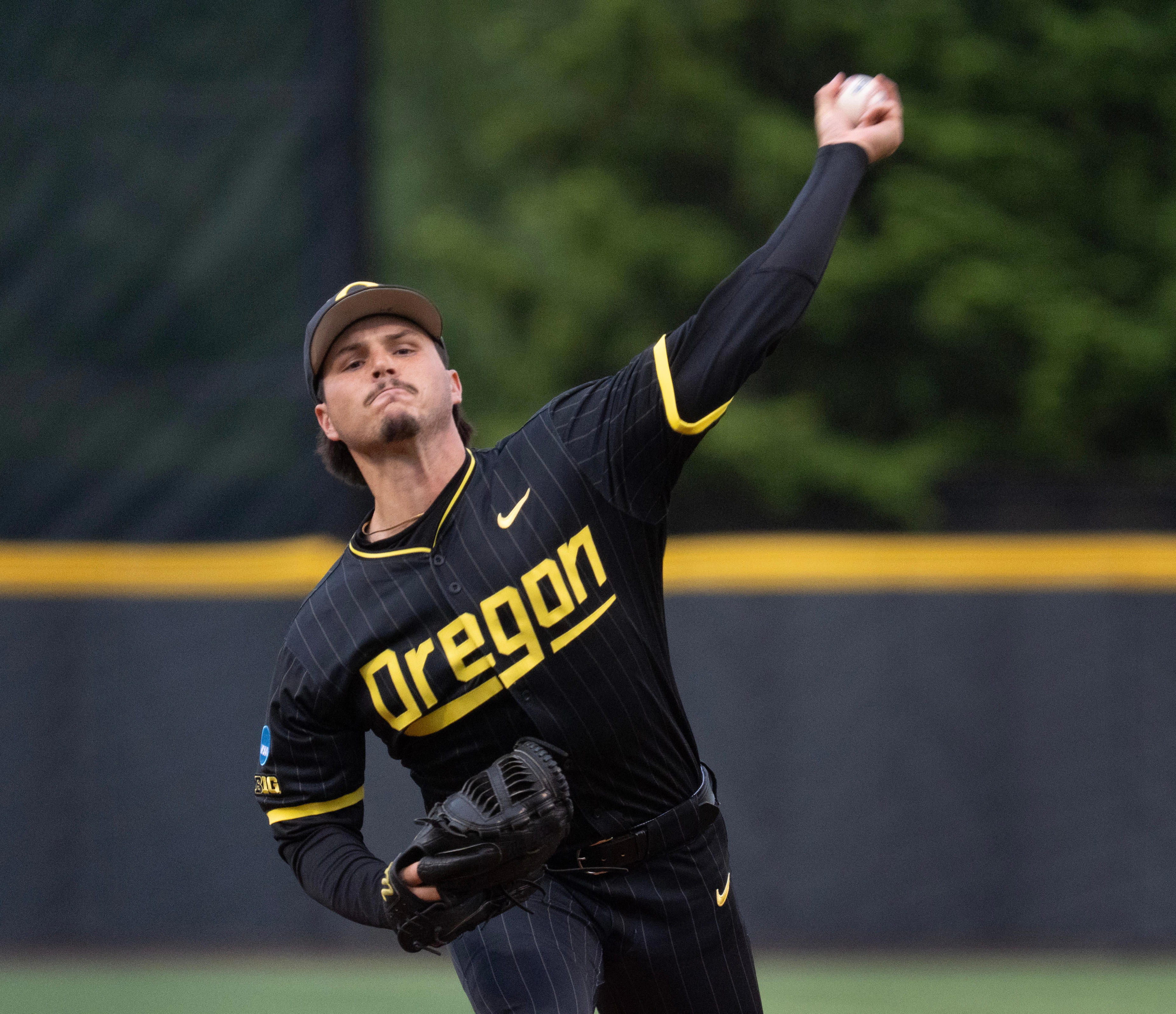 Oregon's Toby Twist a go-to bullpen arm after an injury-plagued career
