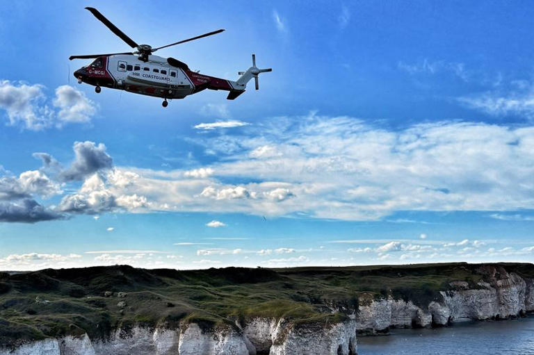 Person stranded on Flamborough Head cliff after climbing down to ...