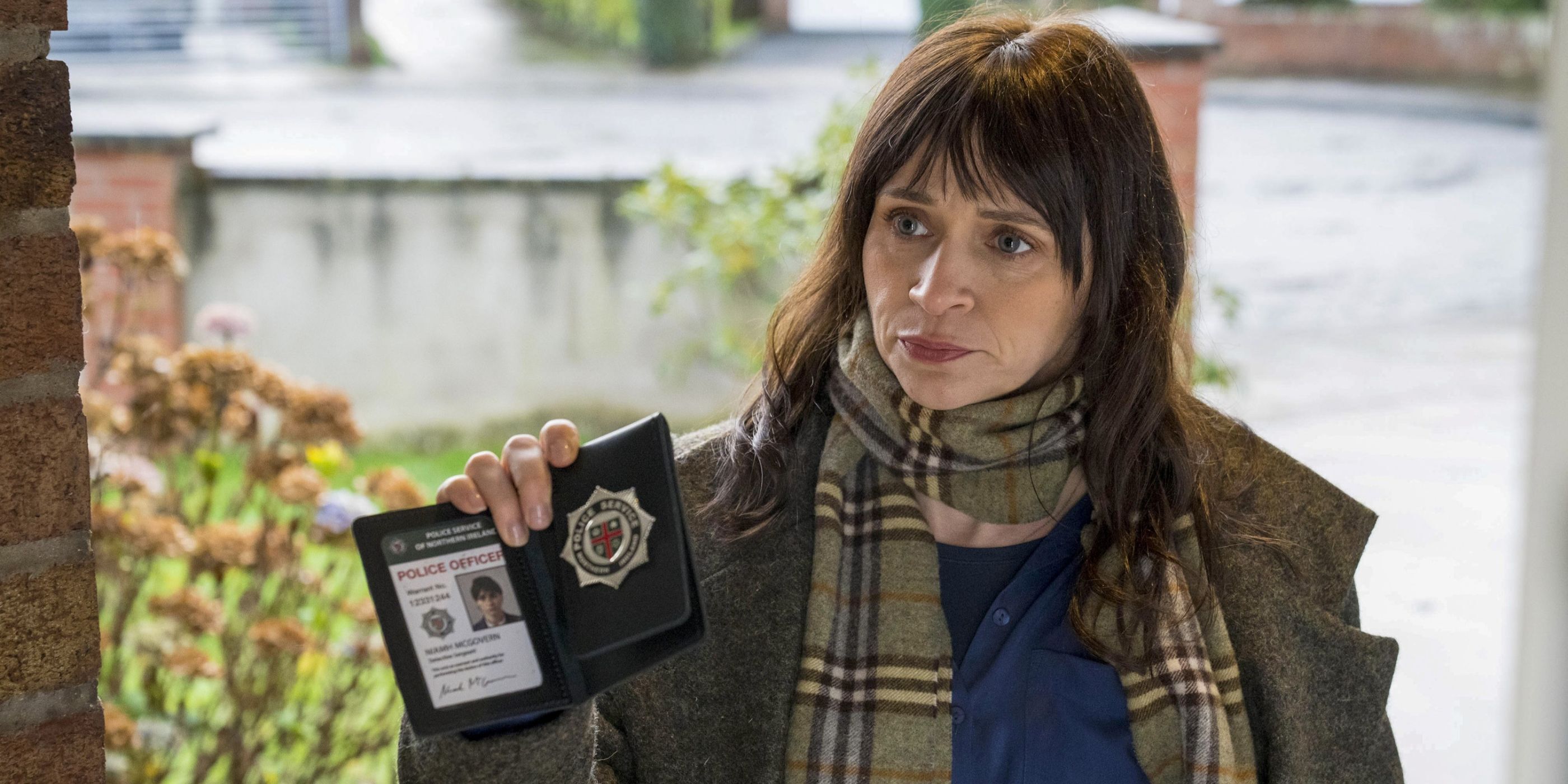 Netflix's 10-part crime thriller is the perfect weekend binge for ...