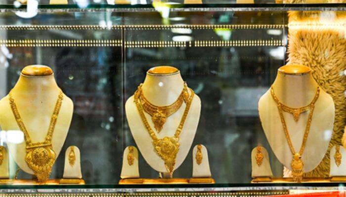 Gold dips 1.36 pc this week over stable dollar, Fed rate hike expectation