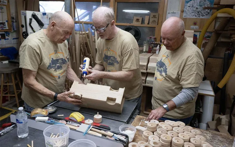 Falling back in love with hand tool woodworking