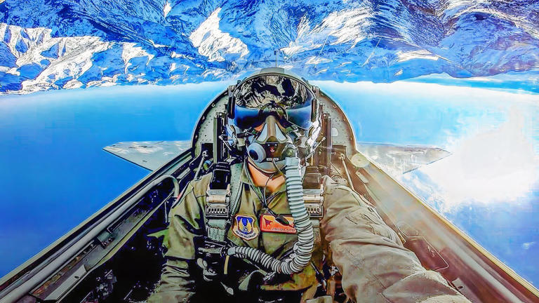 A look at the salaries of US military pilots in 2026