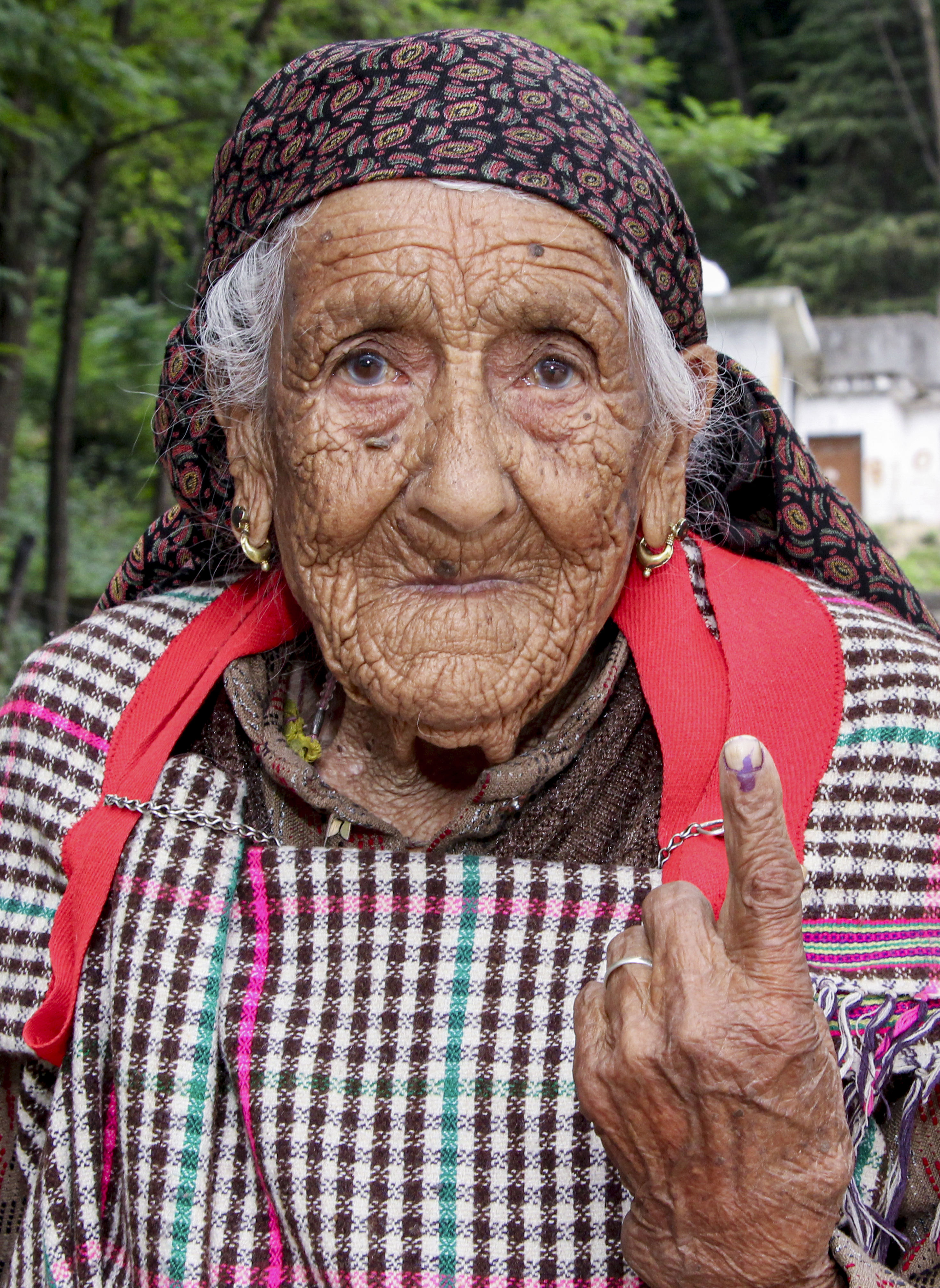 Himachal panchayat polls: Women take the lead as turnout crosses 76 pc ...