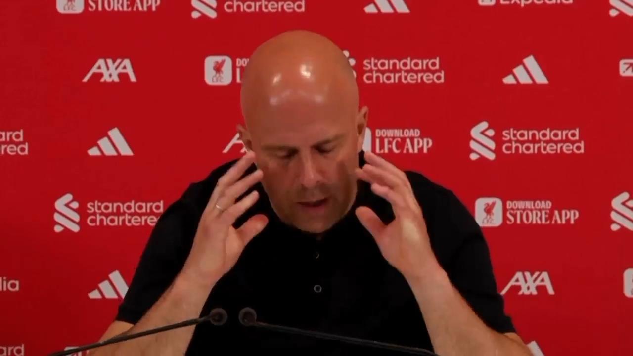 File: Liverpool sack head coach Arne Slot