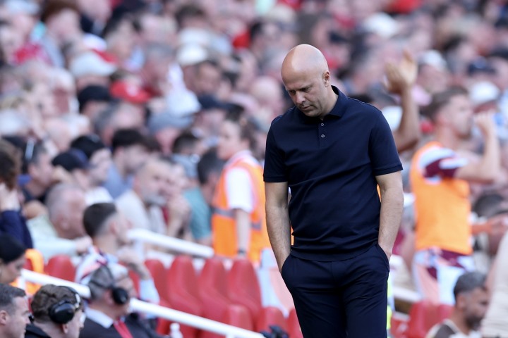 Liverpool despede treinador Arne Slot um ano após conquista do título ...