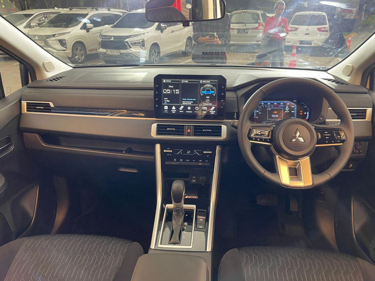 Dashboard mobil jadi kusam karena sering dijemur, ini solusinya