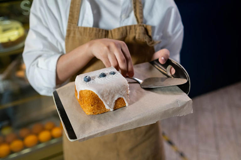 Deranged woman's sick obsession with son's wedding cake turns bakery ...