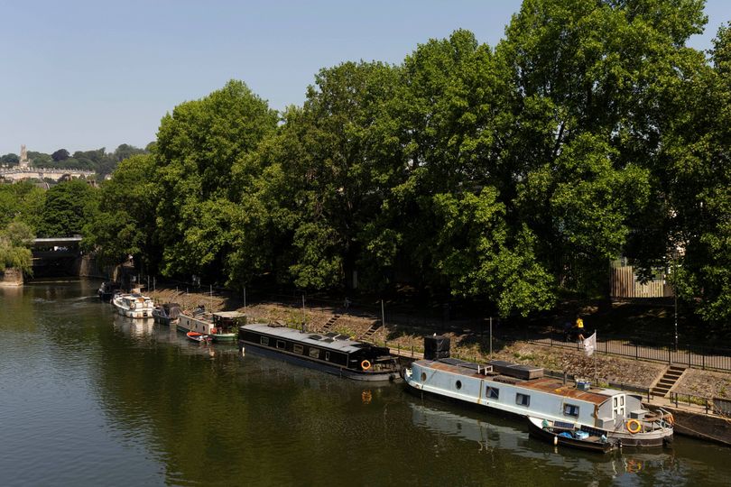 Bath boat owners ordered to leave Pulteney Weir hit back at 'scruffy ...