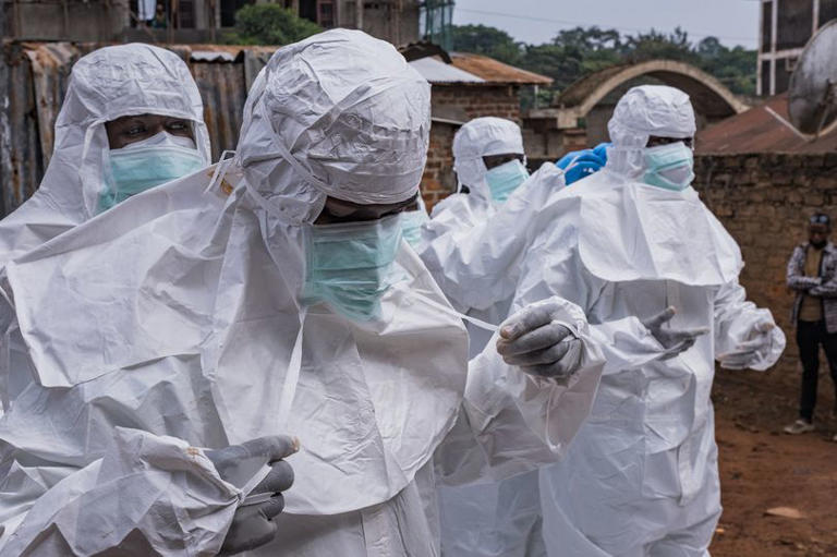 Ebola expert names five key things Brits should do to avoid catching ...