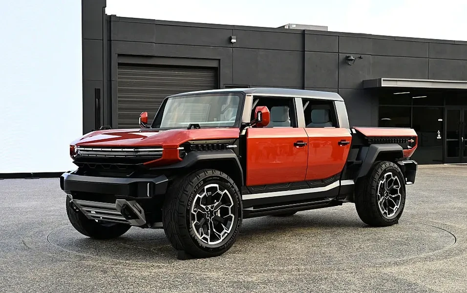 GM debuts mid-size Hummer X concepts with no production plan