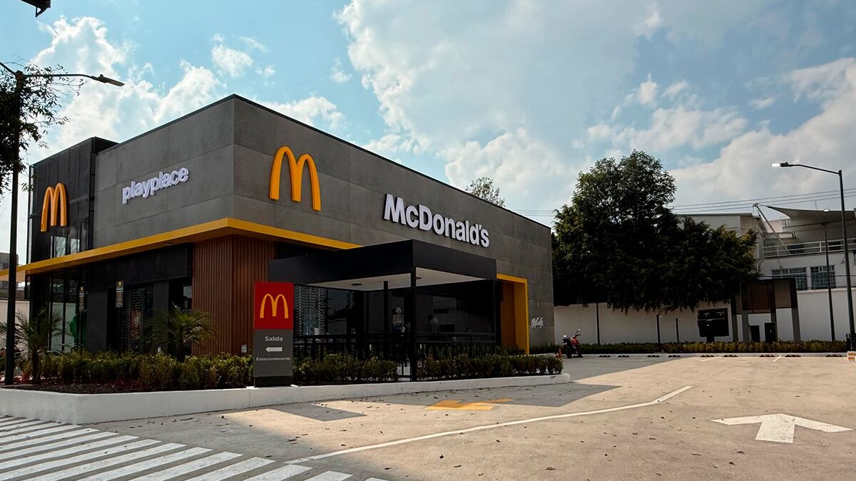 McDonalds launches new $3 value menu and bigger meals to cut dining ...